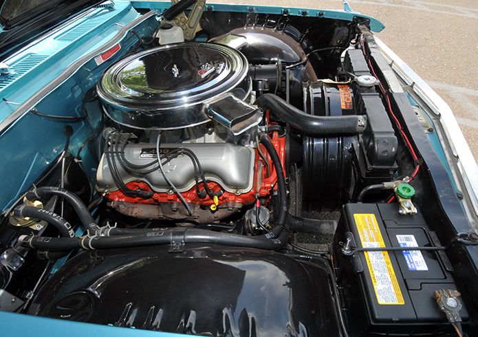 1961-impala-ss-409-engine1-490.jpg