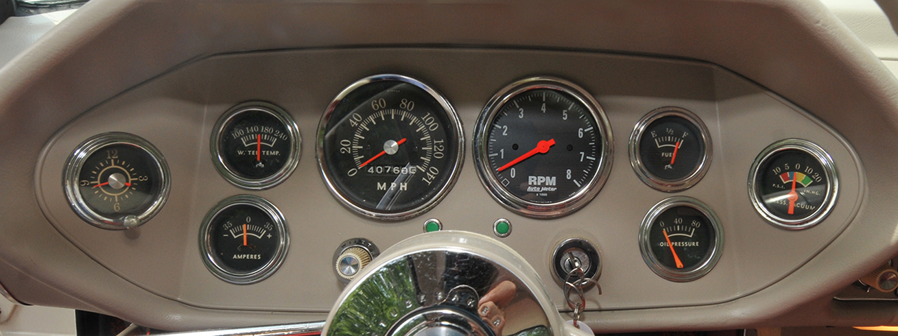 1963-avanti-dash-490.jpg