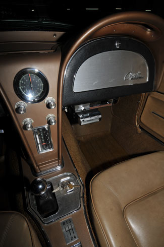 1965-corvette-console-490w.jpg
