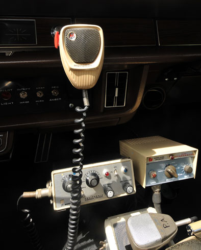 1970-mercury-police-car-radio-490w.jpg